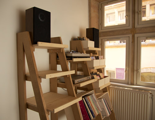 "KARAOKE" : Vinyl records storage - tHoBaCo _design_